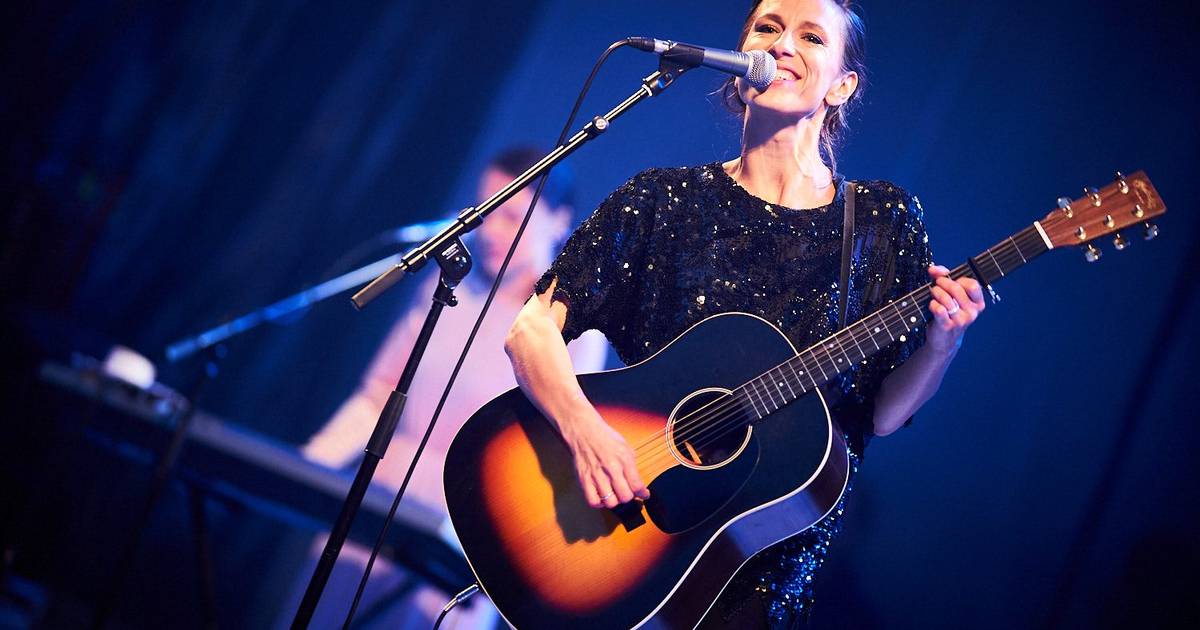 Mathilde Falch giver humoren plads og “krykken” en pause - Din Avis