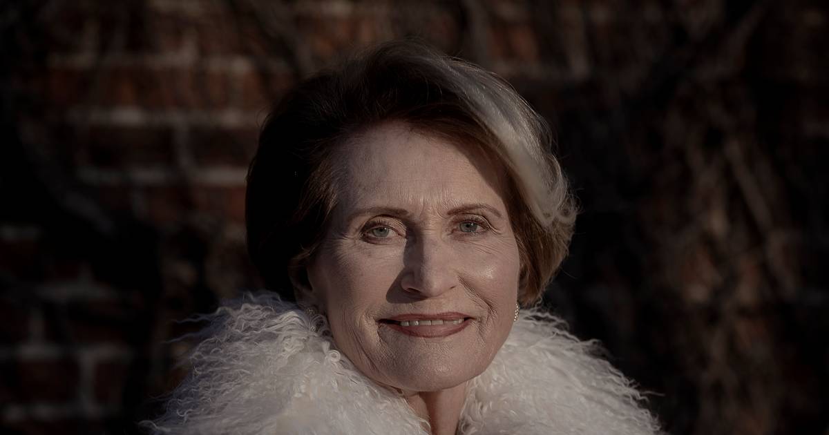 En opringning fra kongehuset fik Karin Salling til at tabe mælet. Nu ...