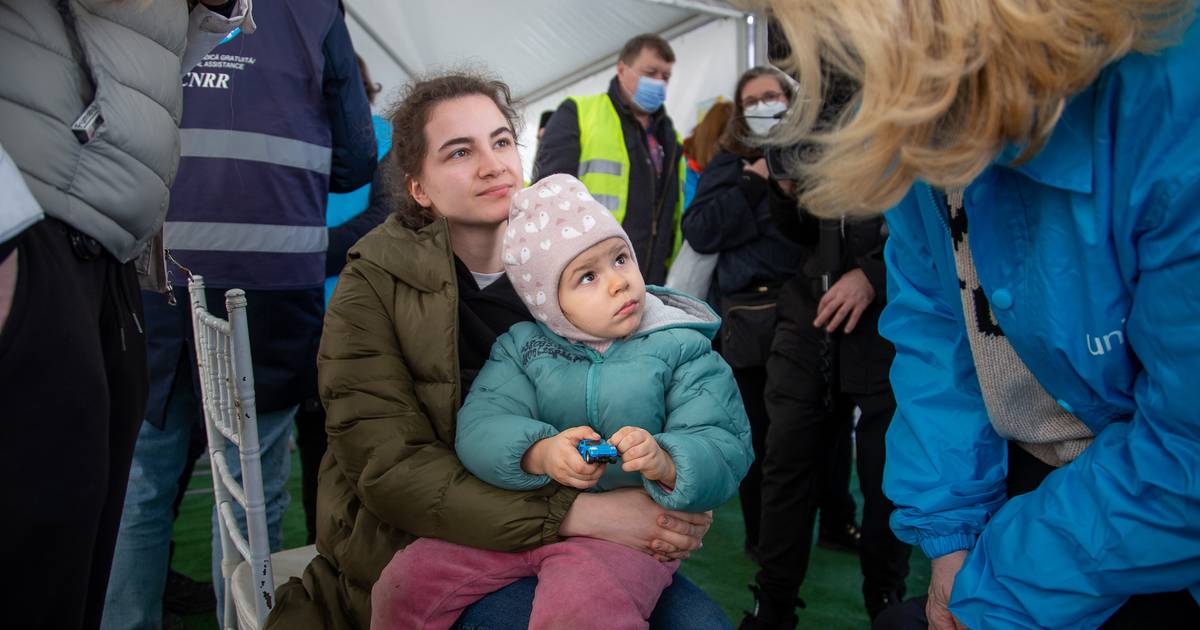 Giver festpenge til Unicef Blue - Din Avis