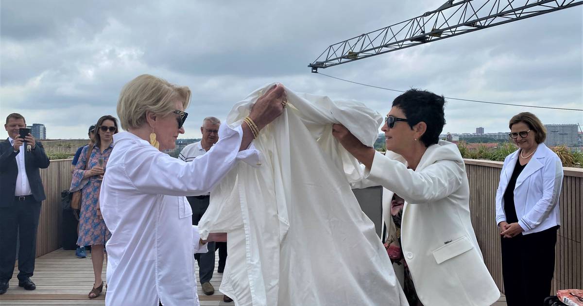 Karin Salling afslører en kærlighedsgave til sin Herman - Din Avis