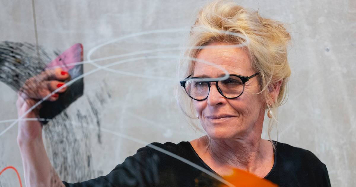 Silke og glas svæver under Godsbanens beton - Din Avis