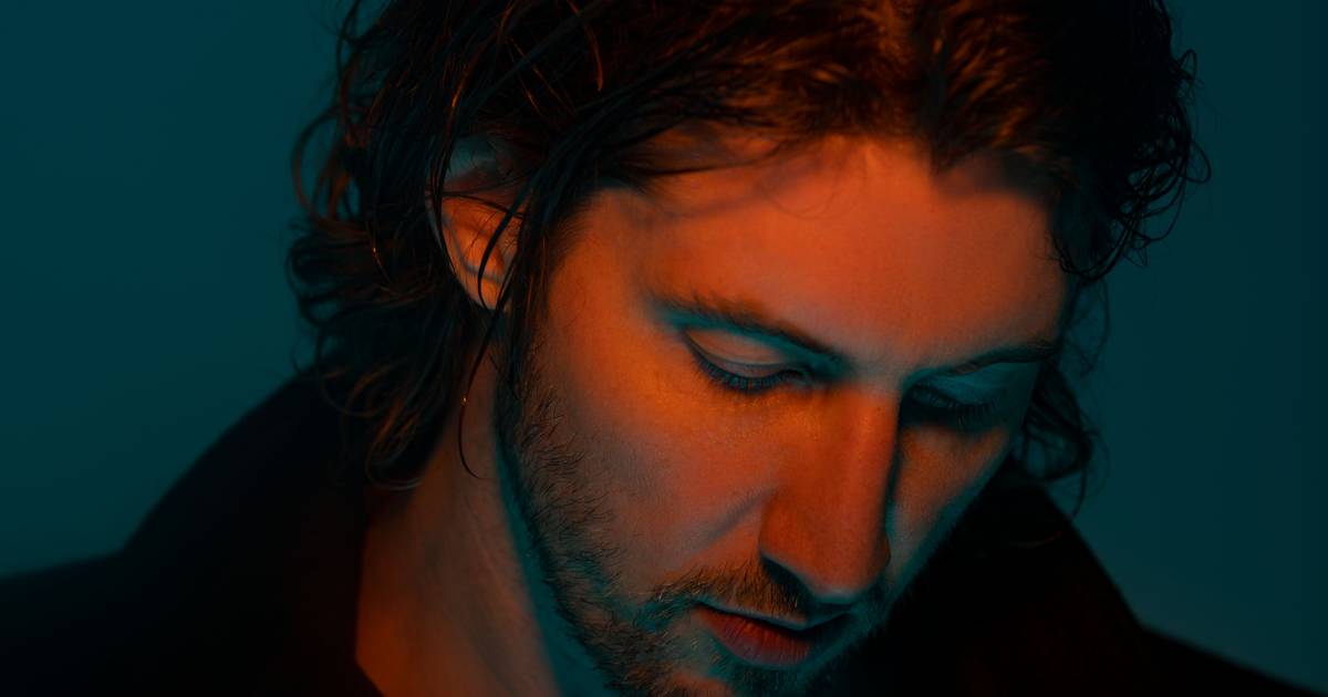 X-Factor darling, Dean Lewis, gæster Train - Din Avis