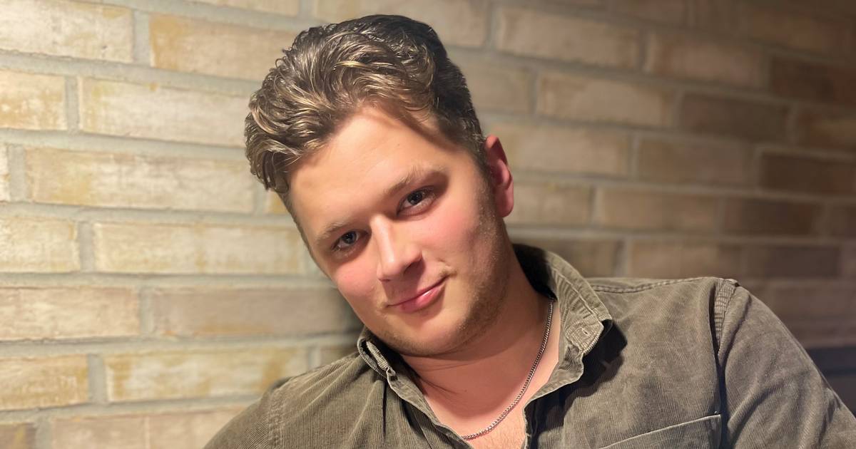 Han øvede sig i at tage bussen og købe ind – og skrev samtidig en roman ...