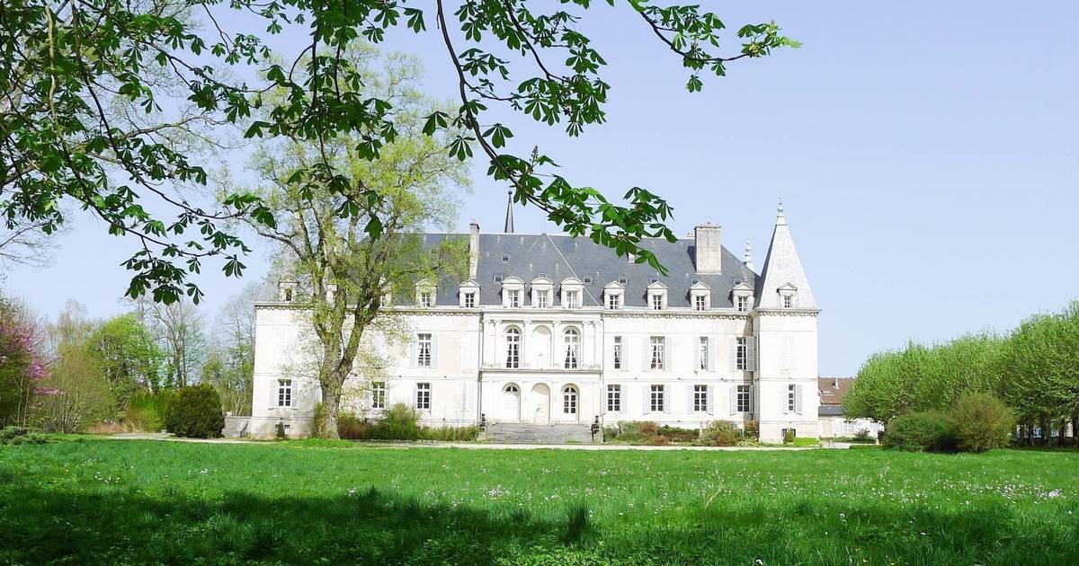 Royalt sommerhus? Nu kan du flytte ind i et fransk kongeslot fra 1700-tallet - Din Avis