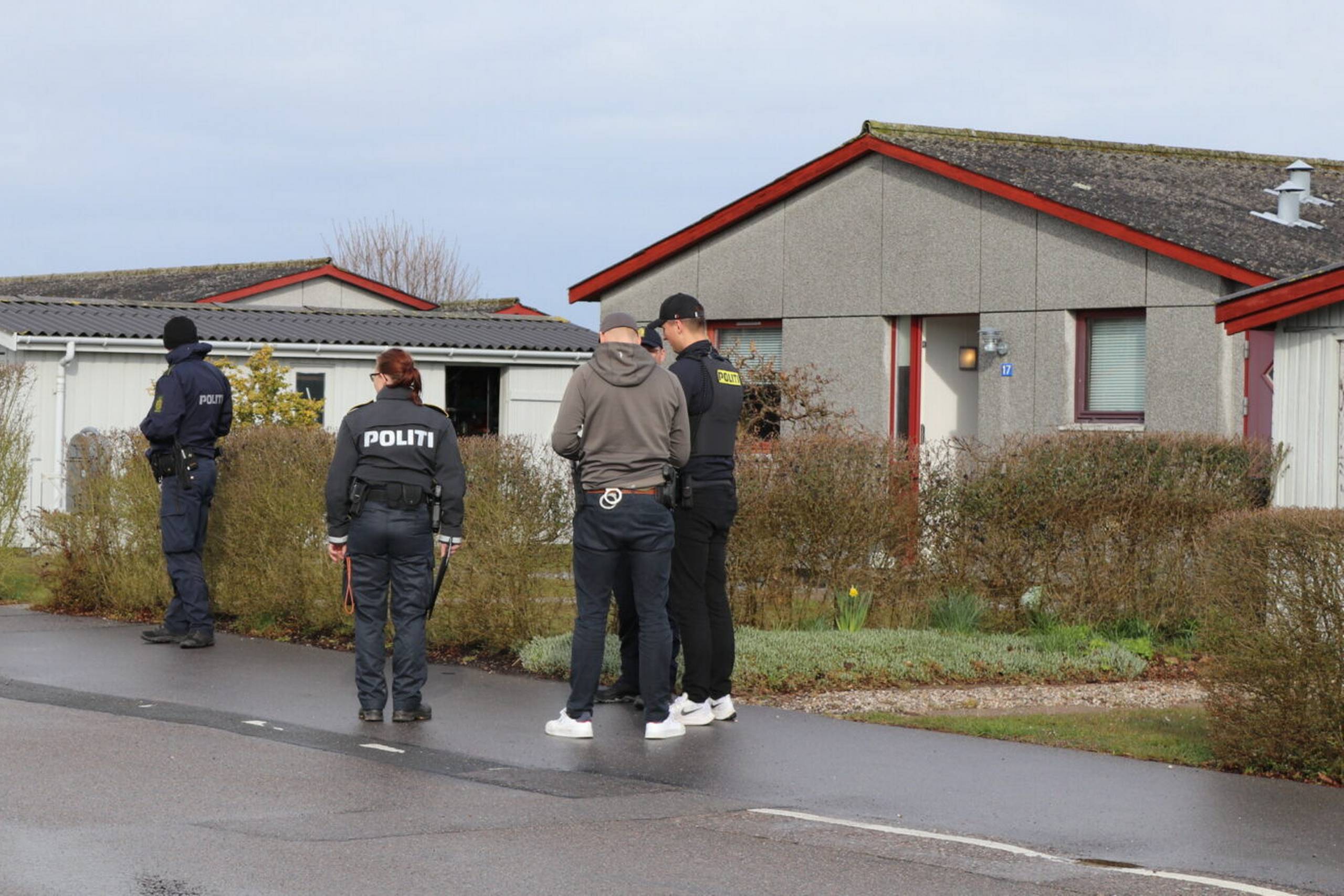 Boede hjemme ved mor og far: Nu er 16-årig tiltalt for nazi-terror ... Boede hjemme ved mor og far: Nu er 16-årig tiltalt for nazi-terror ...
