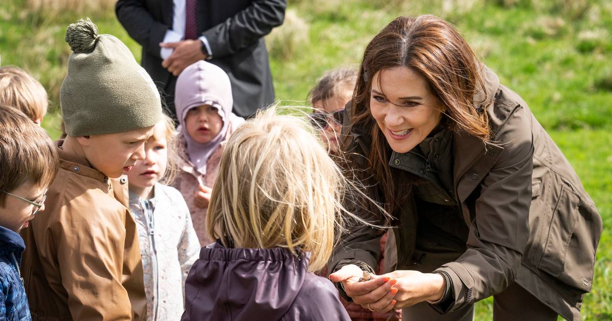 Kronprinsesse Mary i børnehøjde i Aarhus-mose - Din Avis