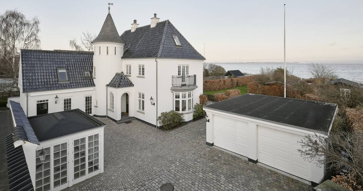 Kæmpe hushandel: Nu har mangemillionær solgt sit Risskov-slot ...