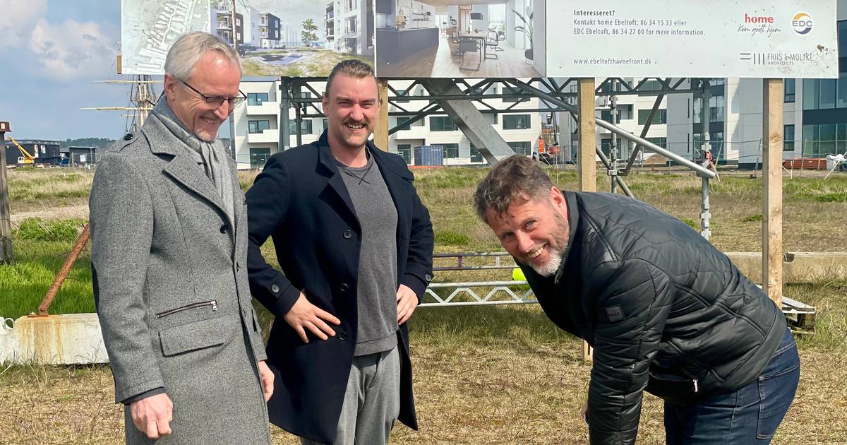 Første spadestik til nyt byggeri ved havnefronten: »Det bliver godt for byen« - Din Avis