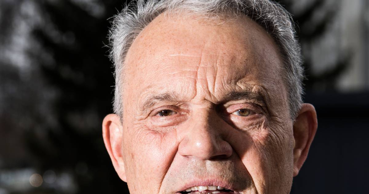 Karsten Ree hentet af ambulance: »Han lå på gulvet og skreg« - Din Avis