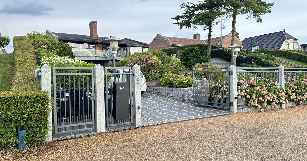 Lokalpolitiker i kæmpe bolighandel: Køber strandvejsvilla i første ...