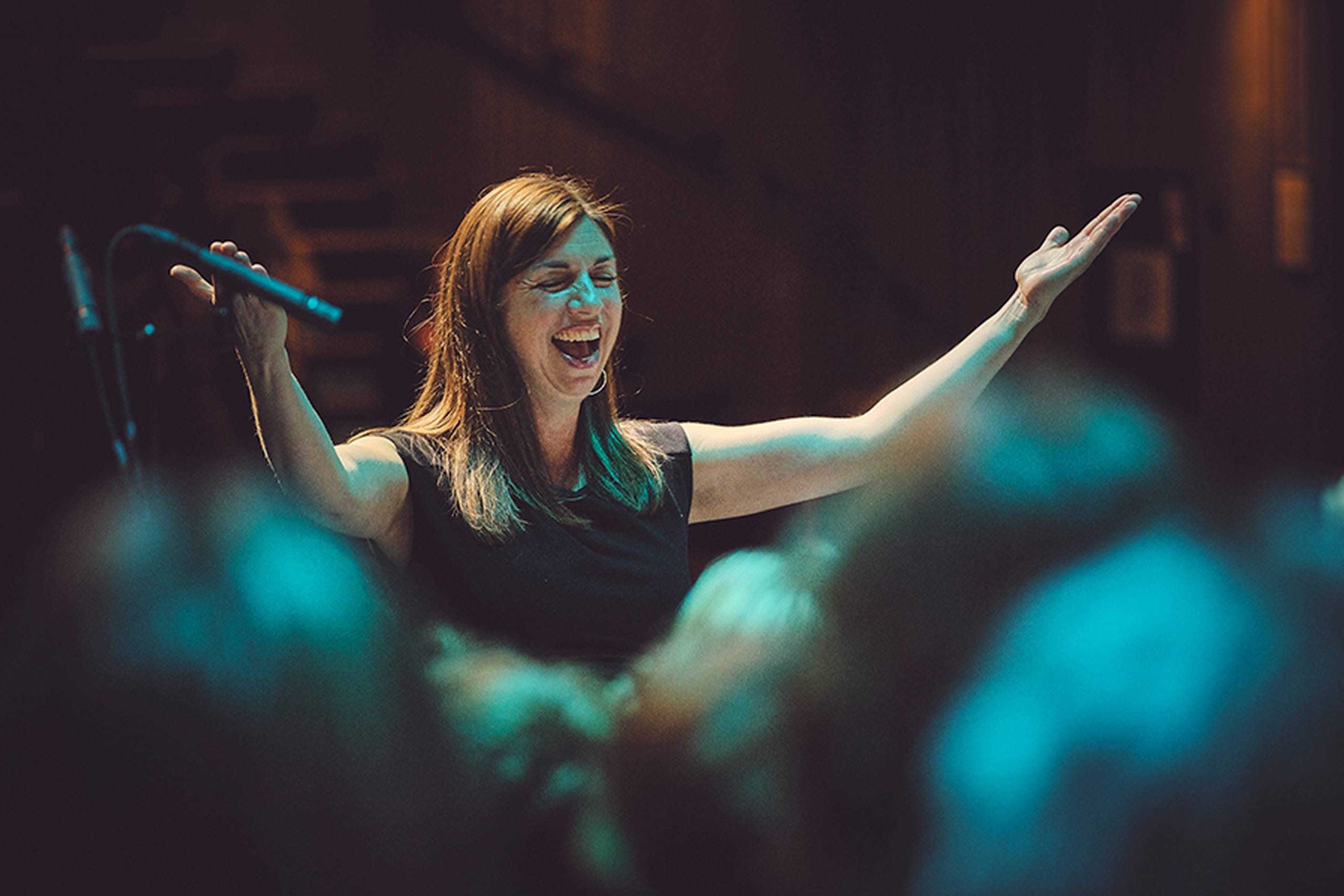 Kom til poppet fællessang på bibliotek i Favrskov - Din Avis