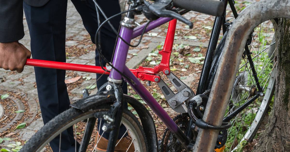 To gange cyklede serie-cykeltyv i armene på politiet - på stjålet cykel ...