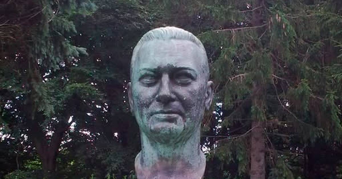 »Har du set HC?«: Tidligere statsministers hoved kappet af sokkel - Din ...