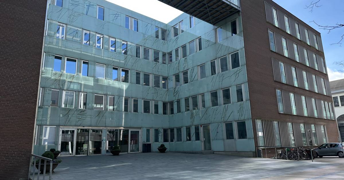 Vil sælge kæmpe kommunal bygning i midtbyen og sende ansatte til ...