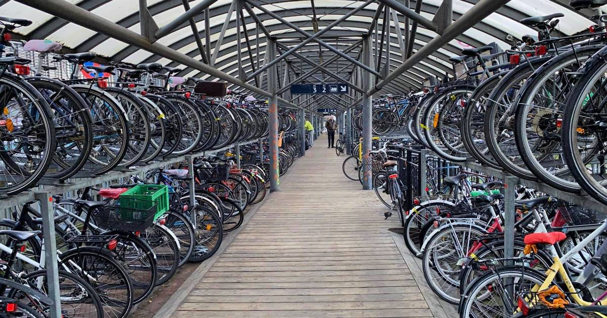 Kaos ved banegården udsat: 900 parkeringspladser fjernes ikke endnu ...