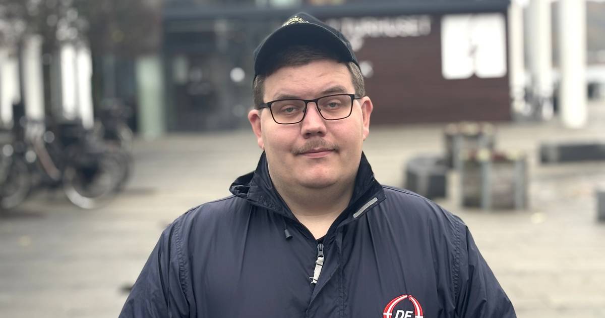 Han elsker at blive hvisket i øret og se Danmark spille: Frank Rune er ...
