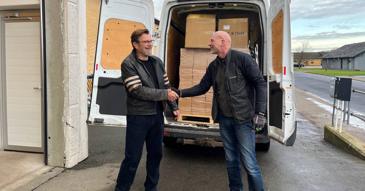 Et håndslag til 400.000 kroner: Lokal erhvervsmand giver ulden donation ...