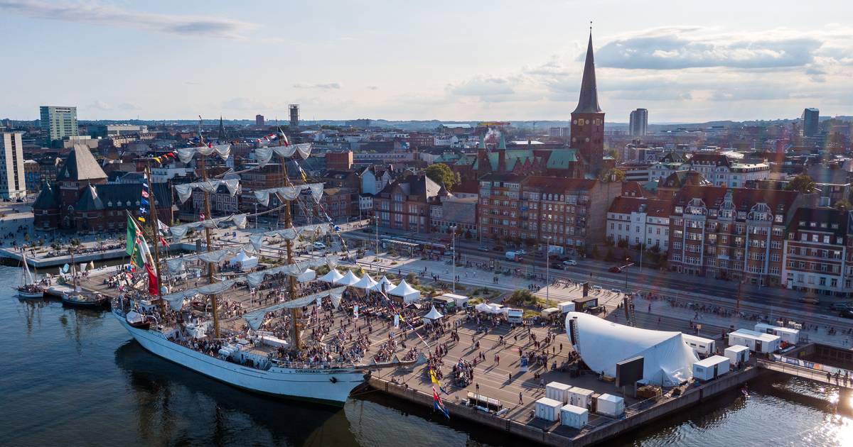 Sender million afsted til populært event med kæmpe skibe - Jyllands-Posten