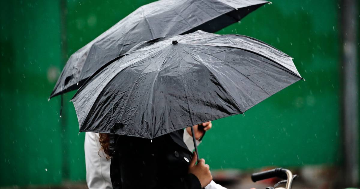 Frisk vind og lave temperaturer venter i våd sommerweekend - Din Avis