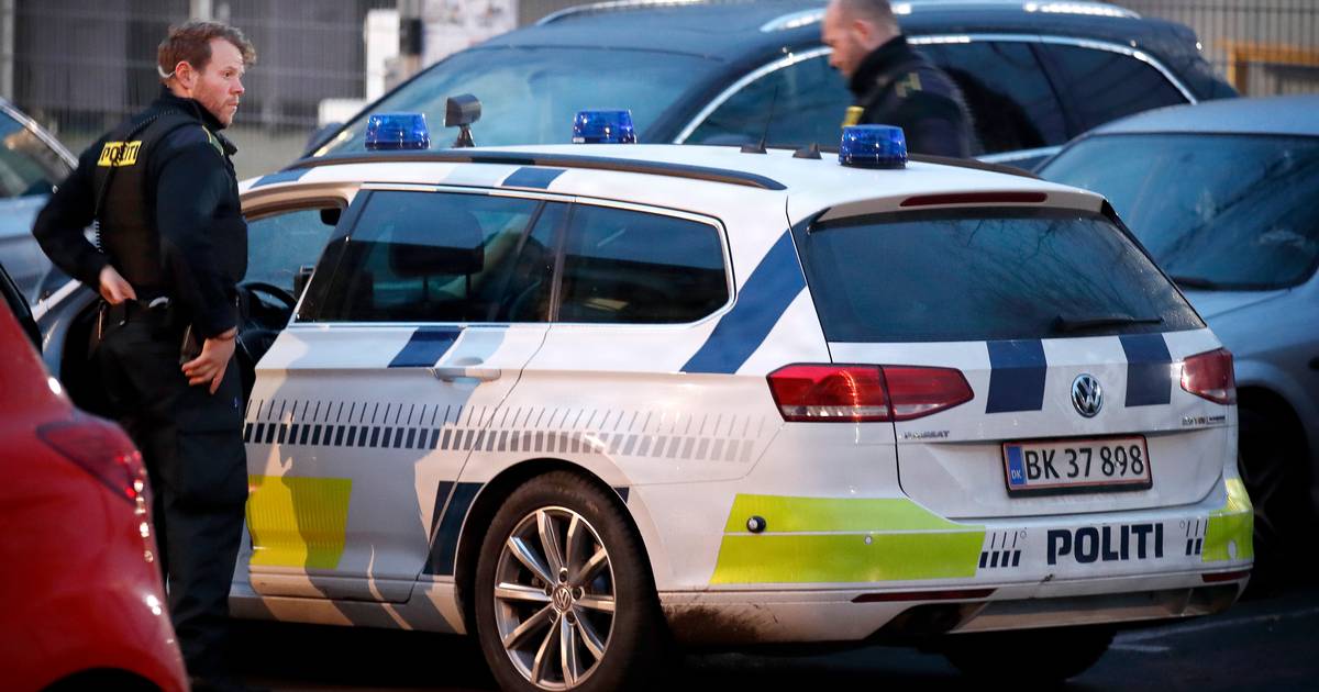 Bil ramt af sten - Din Avis