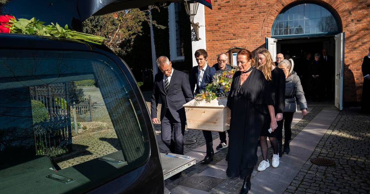 Ole Michelsen bisat - Din Avis