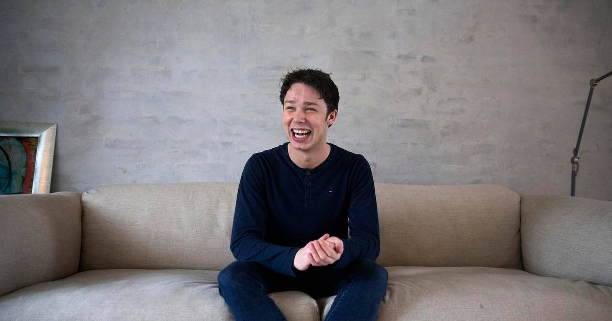 Verdenskendt dansk band hiver Hugo Helmig i studiet - Din Avis