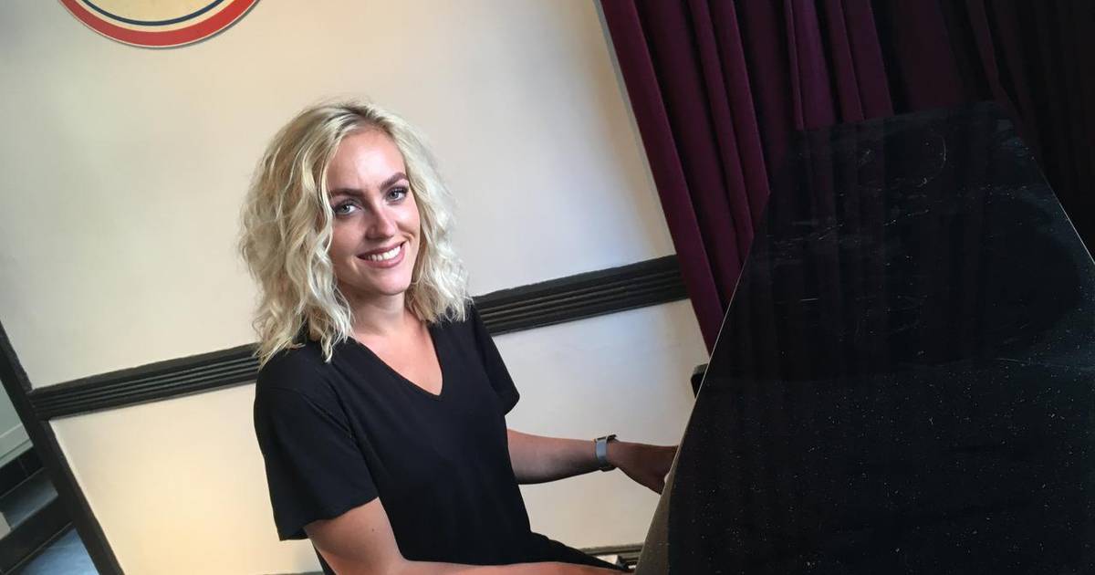 Isse er sangerinde og jurist: "Kombinationen gør mig til et helt ...