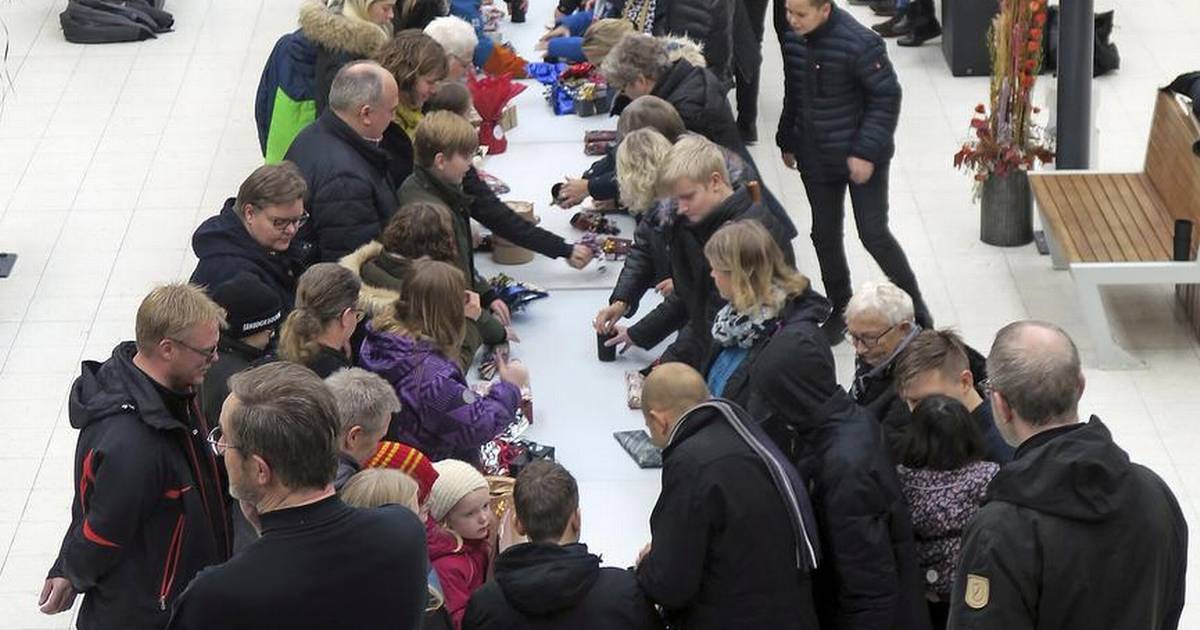 Store pakkeleg i Hadsten trak folk til - Din Avis