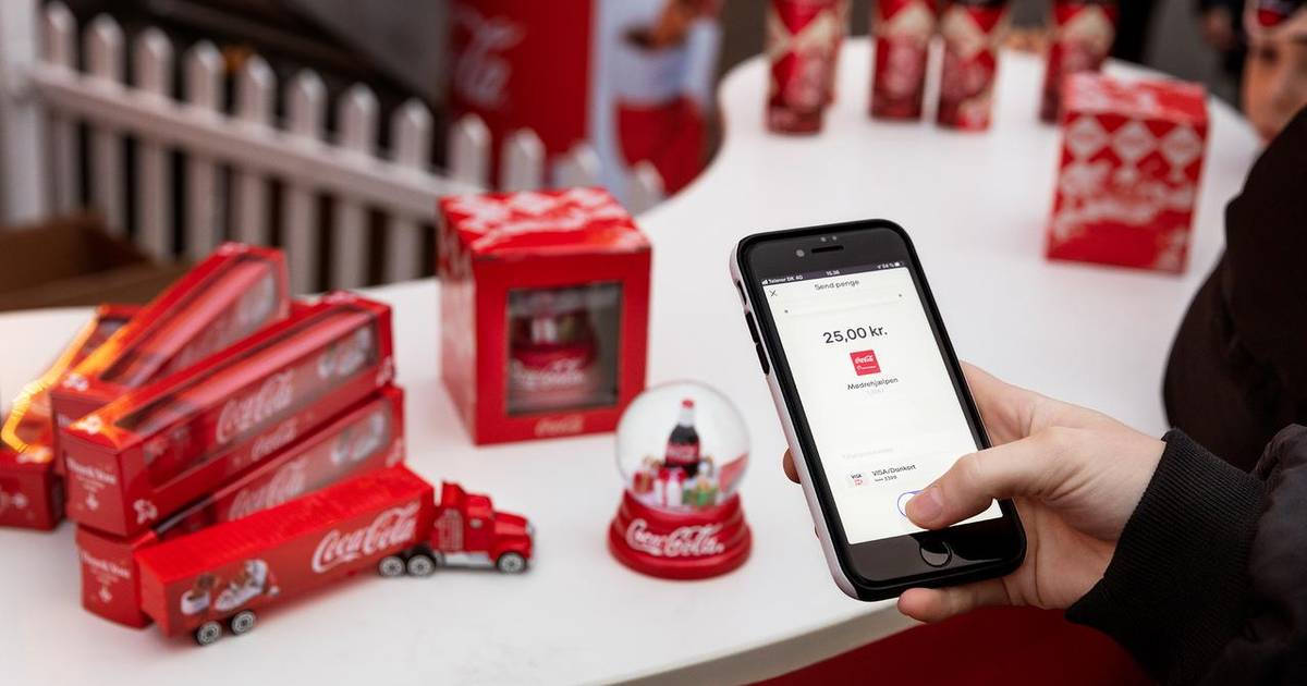 Coca-Cola-lastbilen sikrede 300.000 kroner til Mødrehjælpen - Din Avis