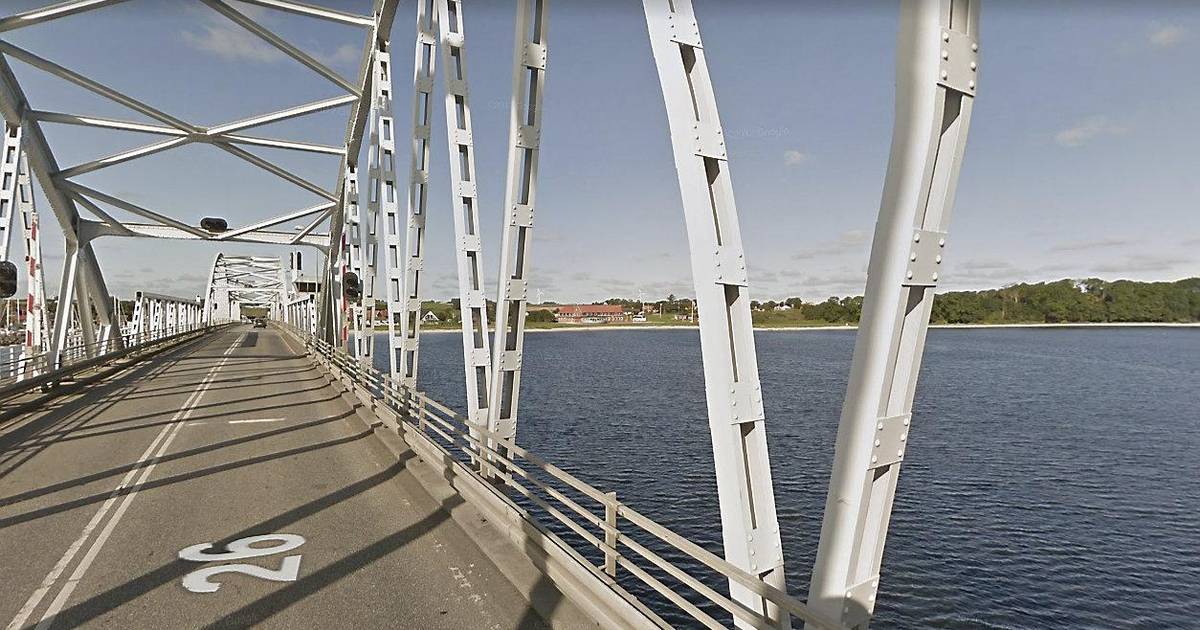 Vildt druknedrama ved bro: Mand reddet i live i vandet - erklæret død ...