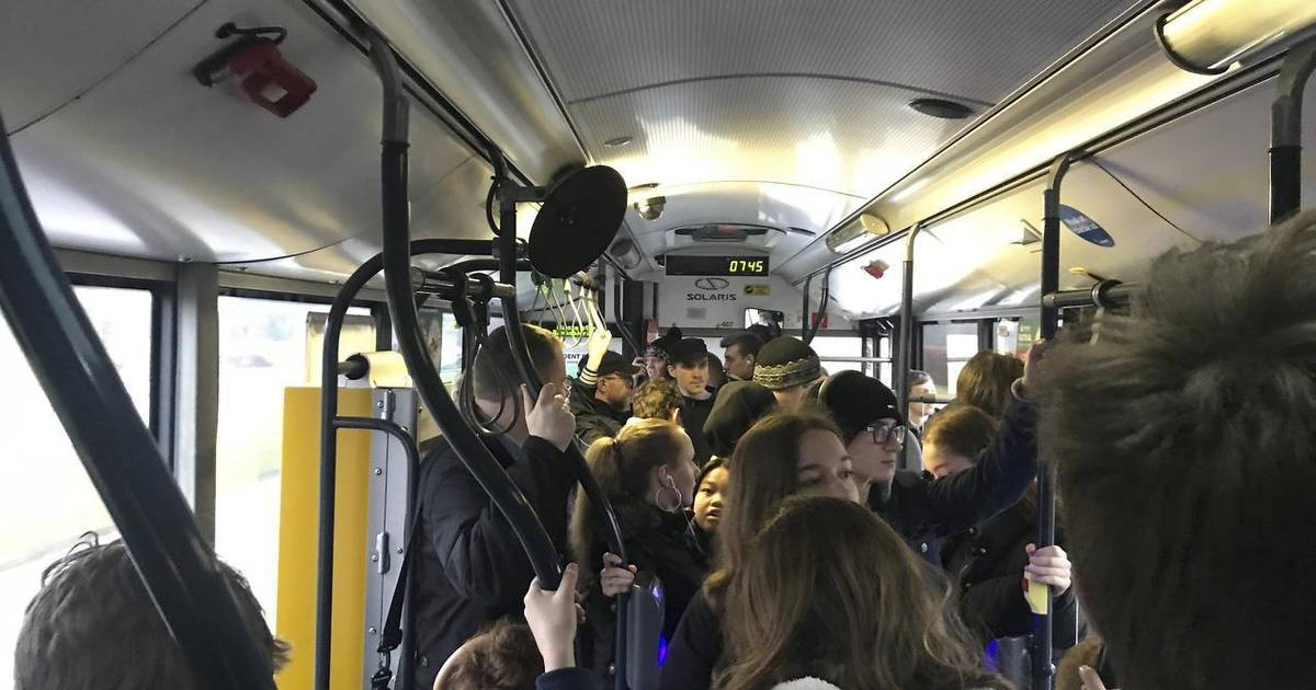 René tager bus 1A hver morgen: Man skal sparke sig forbi syv-otte ...