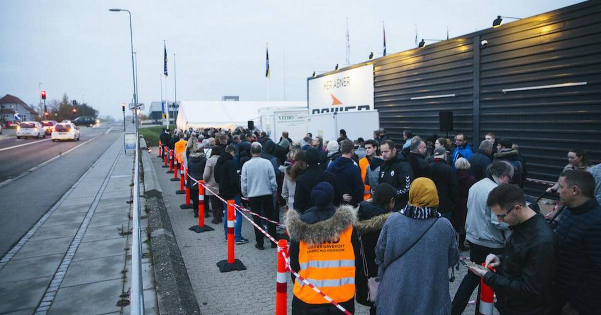 Mere end 1.100 stod i kø til åbning af ny POWER-butik - Din Avis