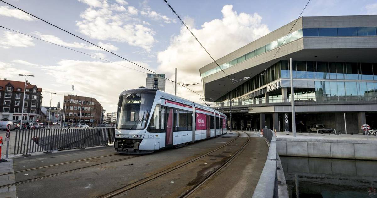Første tur i de tidlige morgentimer: Nu kører letbanen til Odder og ...