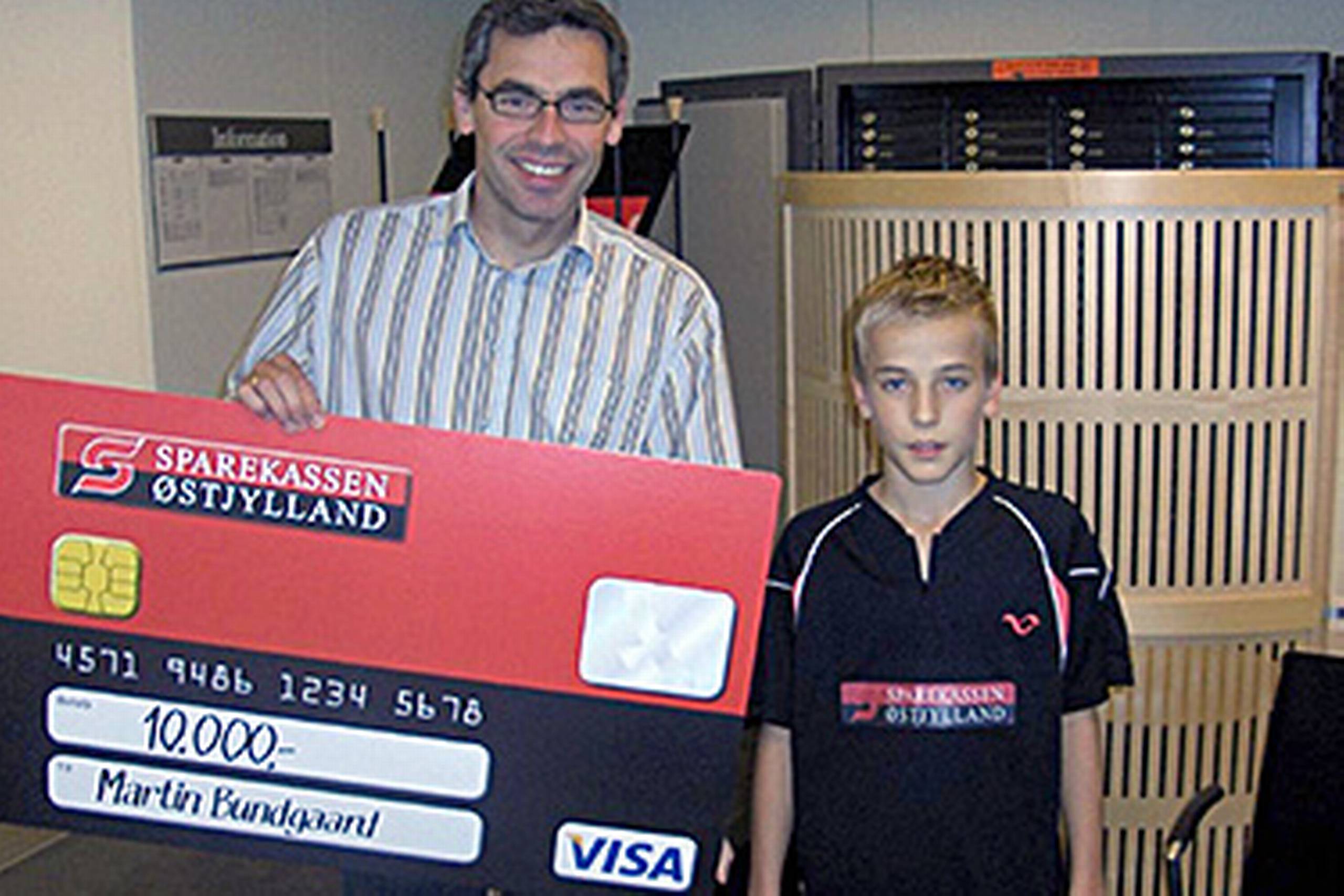 Sparekassen Østjylland støtter badmintontalent på 12 år - Din Avis