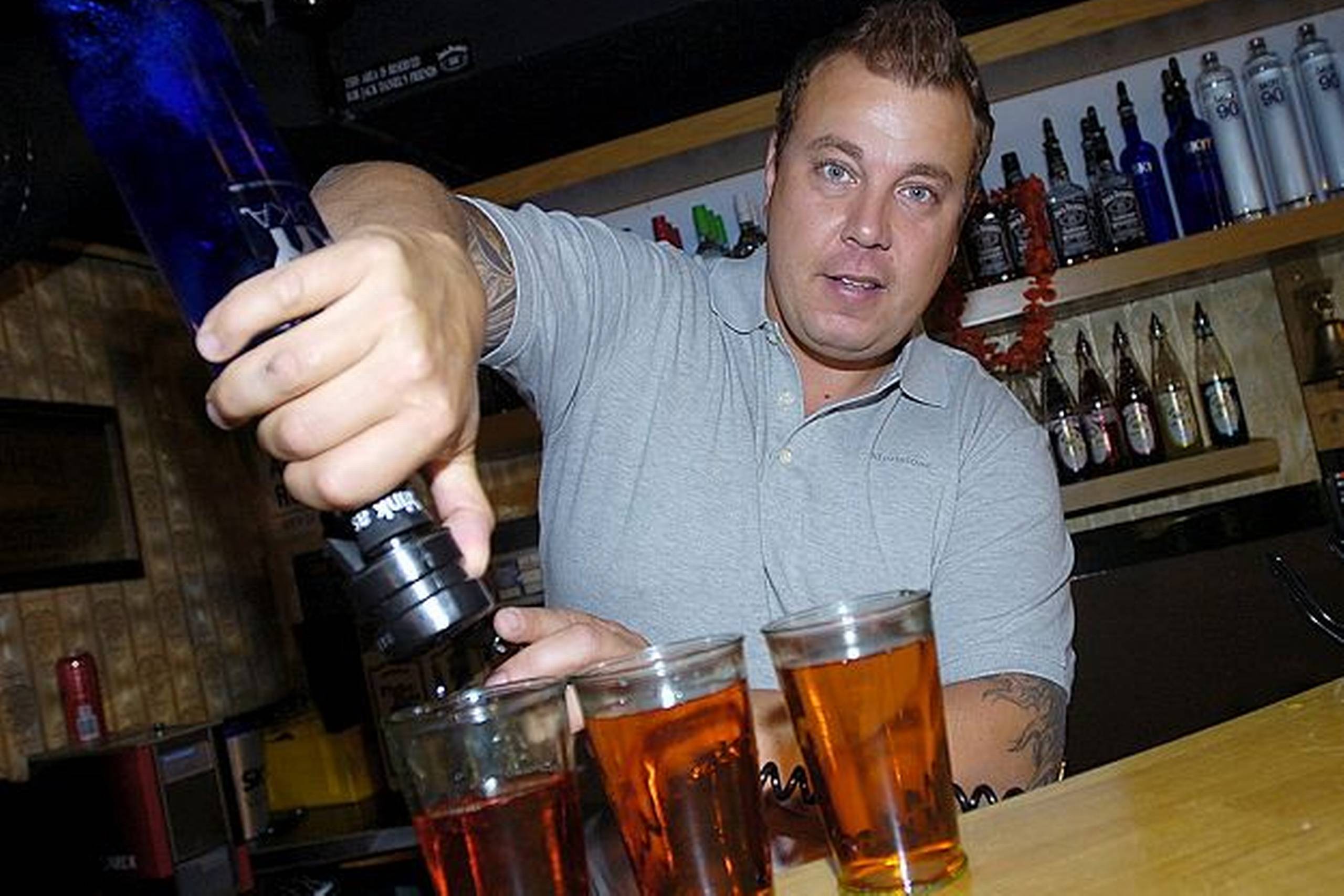 "Nattelivet er ved at dø om fredagen" - Din Avis