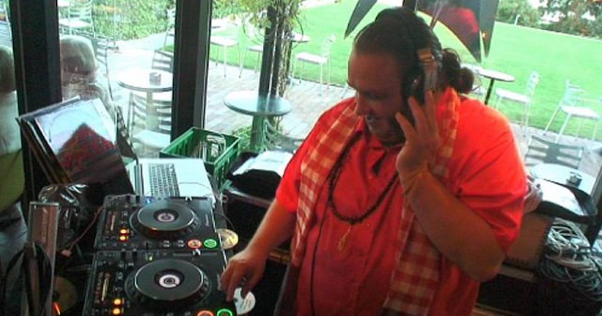 Master Fatman og halvnøgne damer på Louisiana - Din Avis