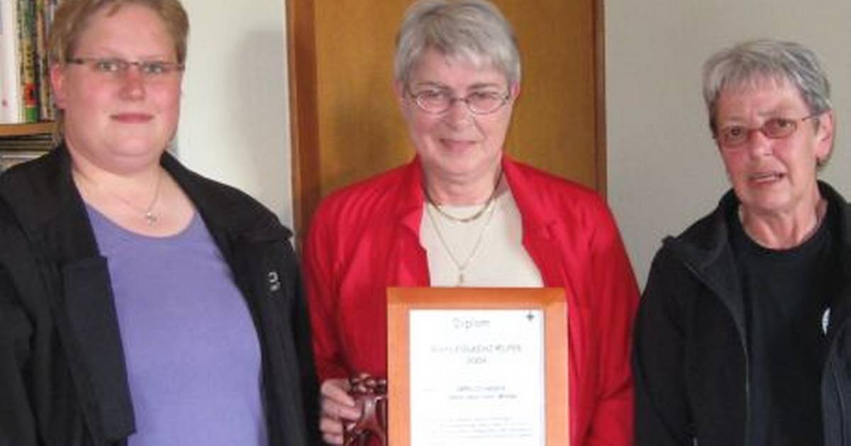 Nørkledamerne i Rougsø blev Årets Folkehjælper 2009 - Din Avis