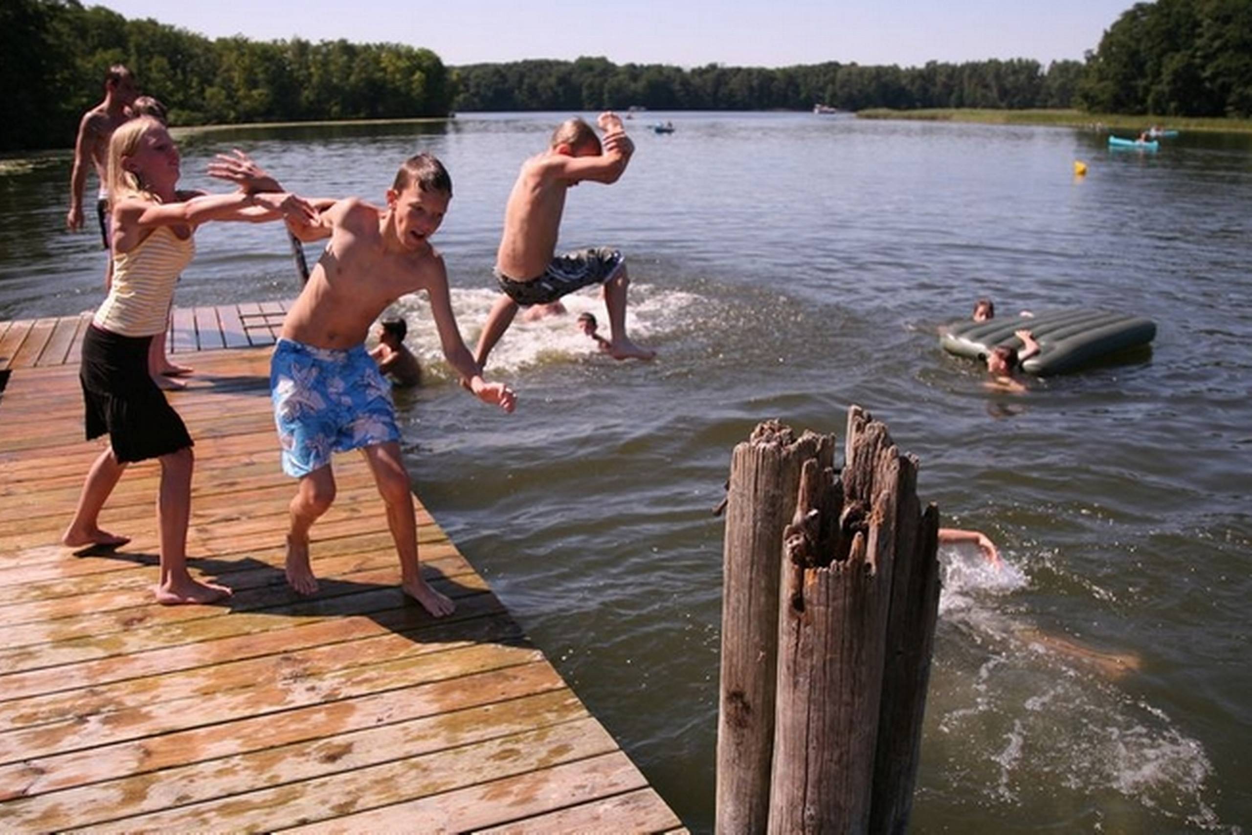 Fladorm angriber badende i Esrum Sø - Din Avis