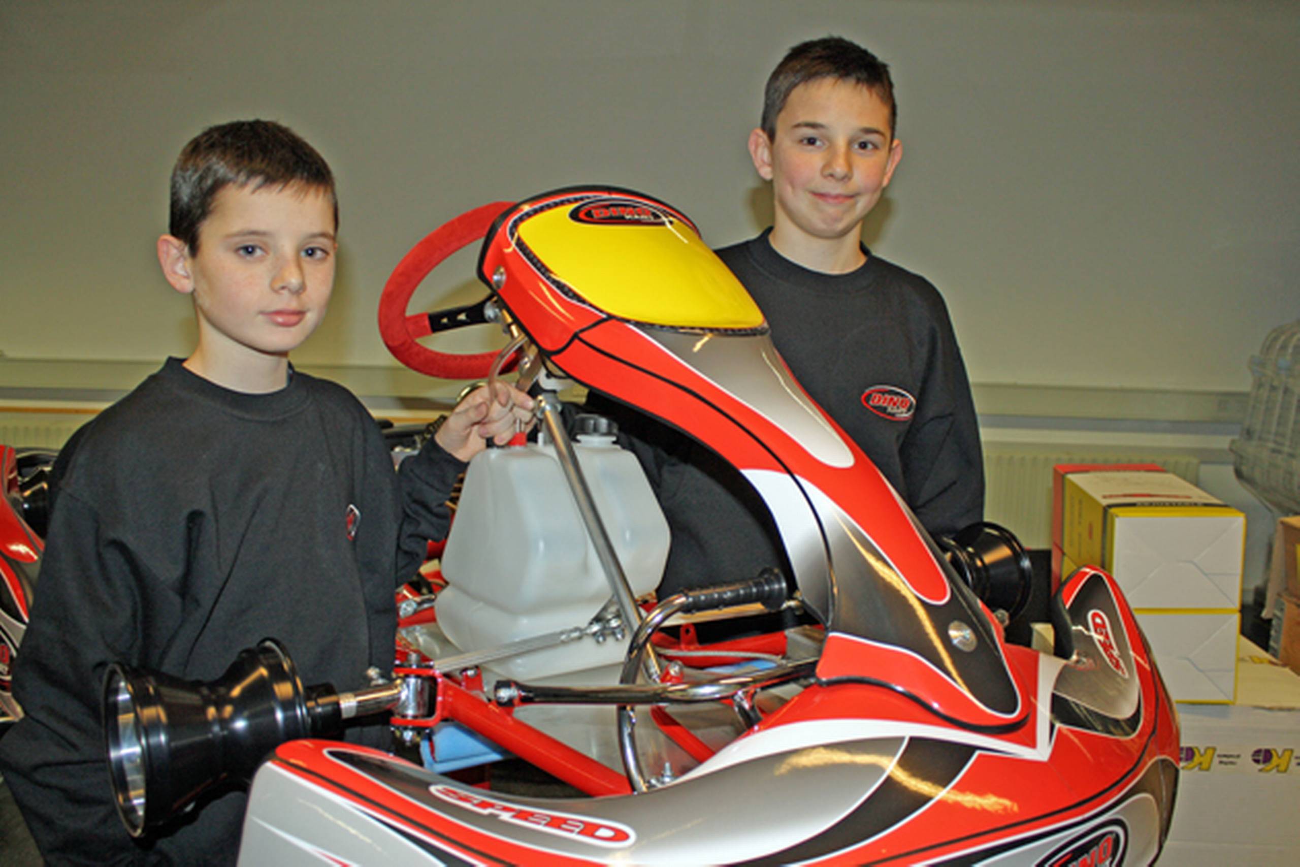 Pilgaard brothers tørner ud i nye Dino gokarts i 2011 - Din Avis
