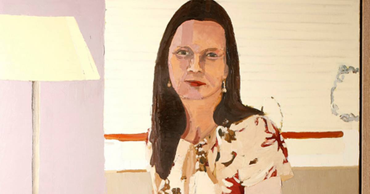 Louise Gade op at hænge i byrådssalen - Din Avis