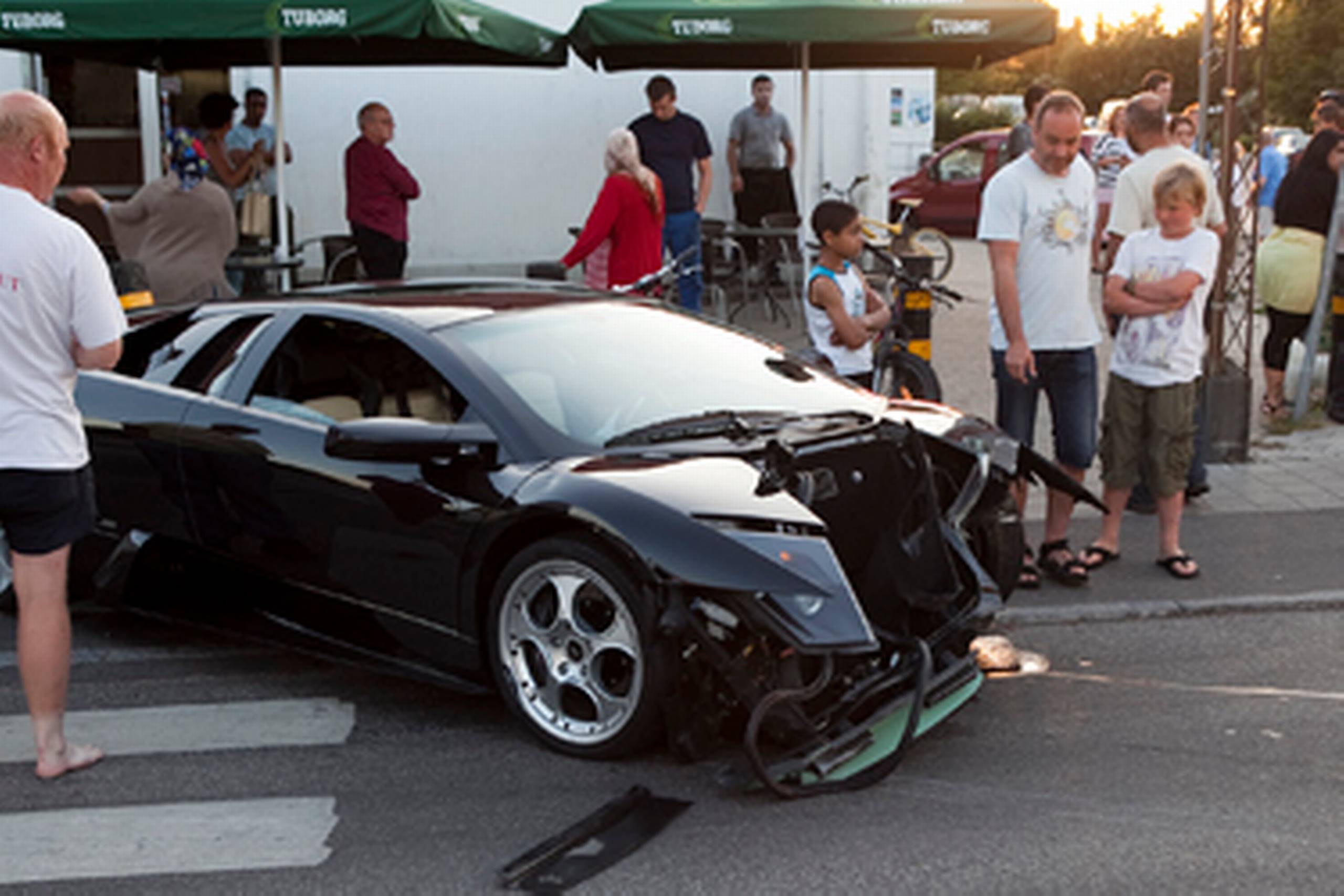 16-årig Lamborghini-ræser hænger selv på regningen - Din Avis