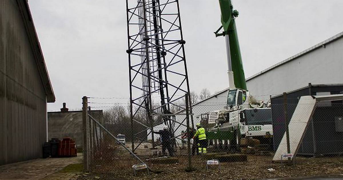 Stor mast fjernet i Aarhus - Din Avis