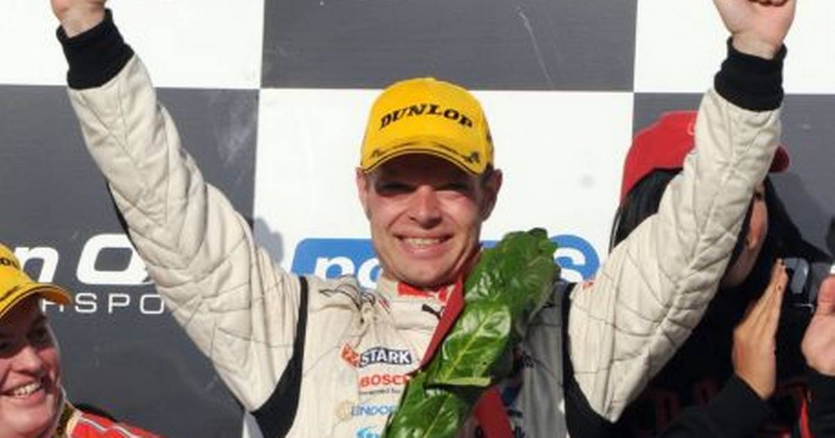 Racerkøreren Jan Magnussen slår et slag for Dino Kart Racing i Auning ...