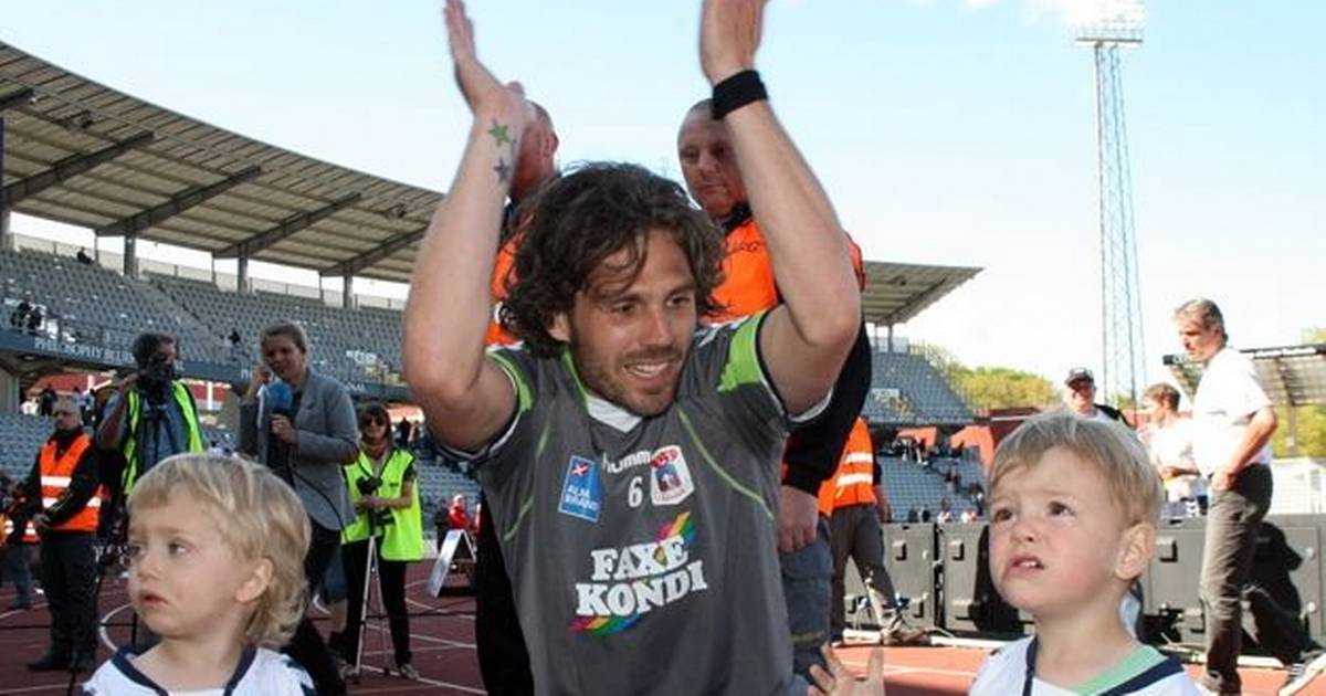 "Fodbold er Gud" - Din Avis