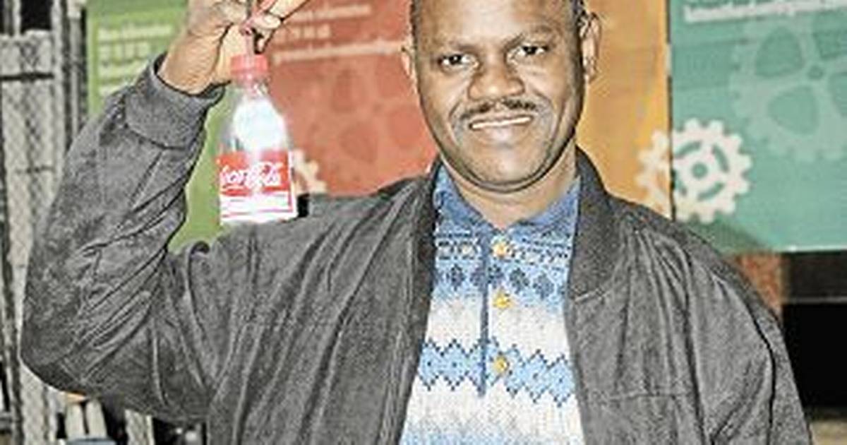 Hakeem har lys i både pære og flaske - Din Avis