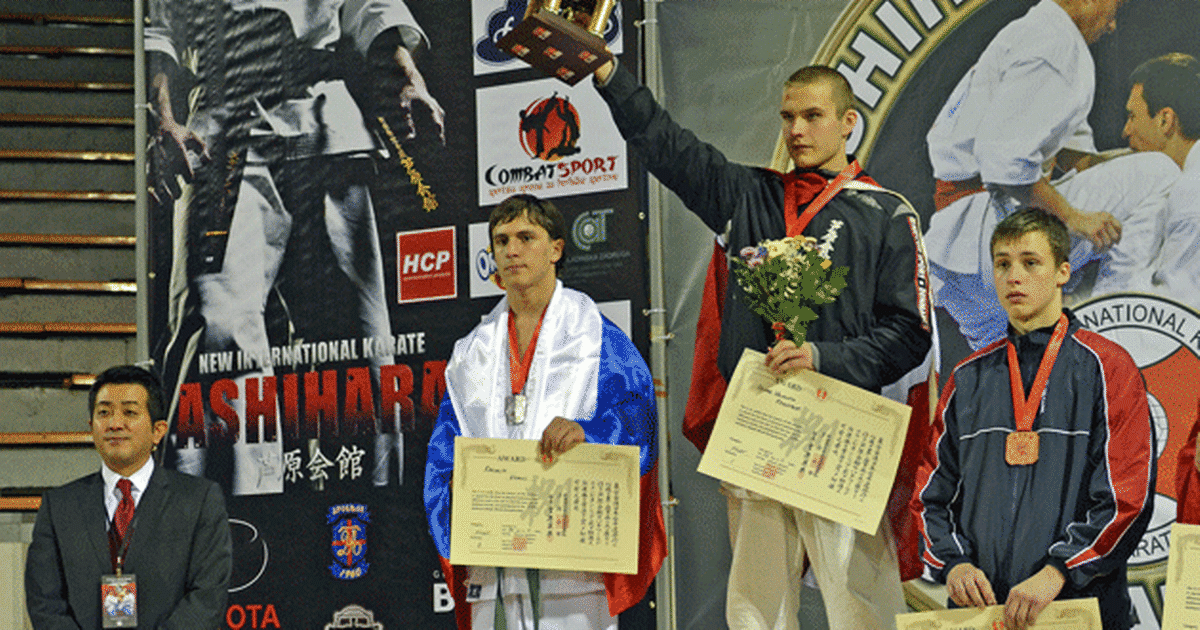 Lokal karatekæmper ungdomsverdensmester - Din Avis
