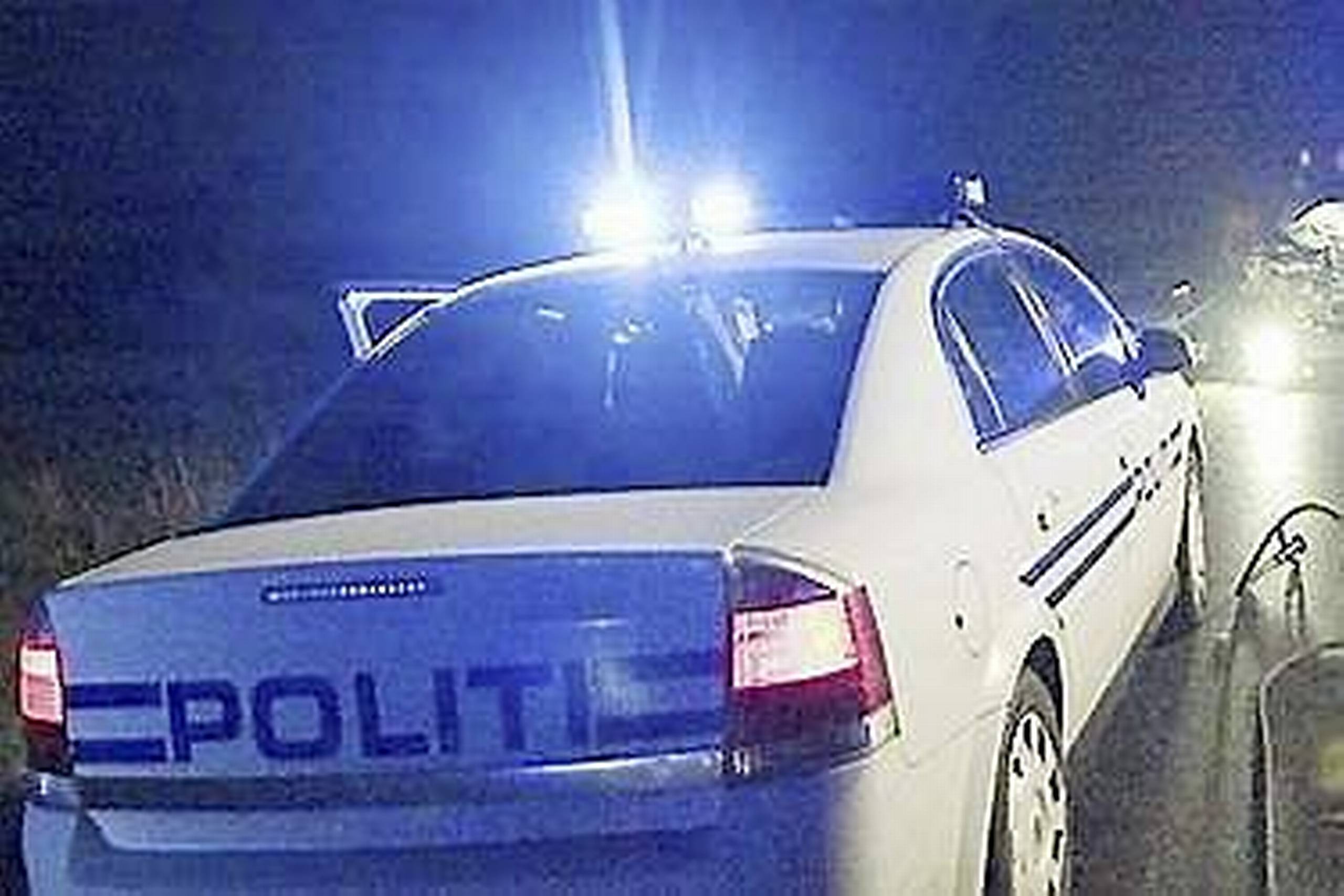 Fremmed mand trængte ind i omklædningsrum til badende småpiger - Din Avis