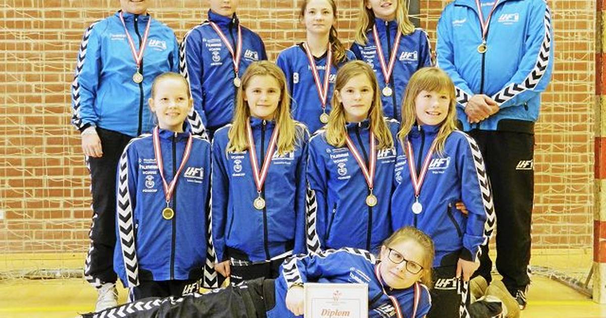 Håndboldpiger blev kredsmestre - Din Avis
