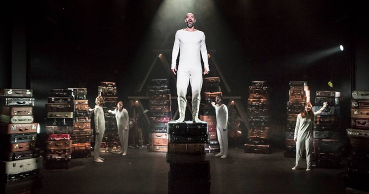 Larsen tager en ekstra tur på teatret - Din Avis