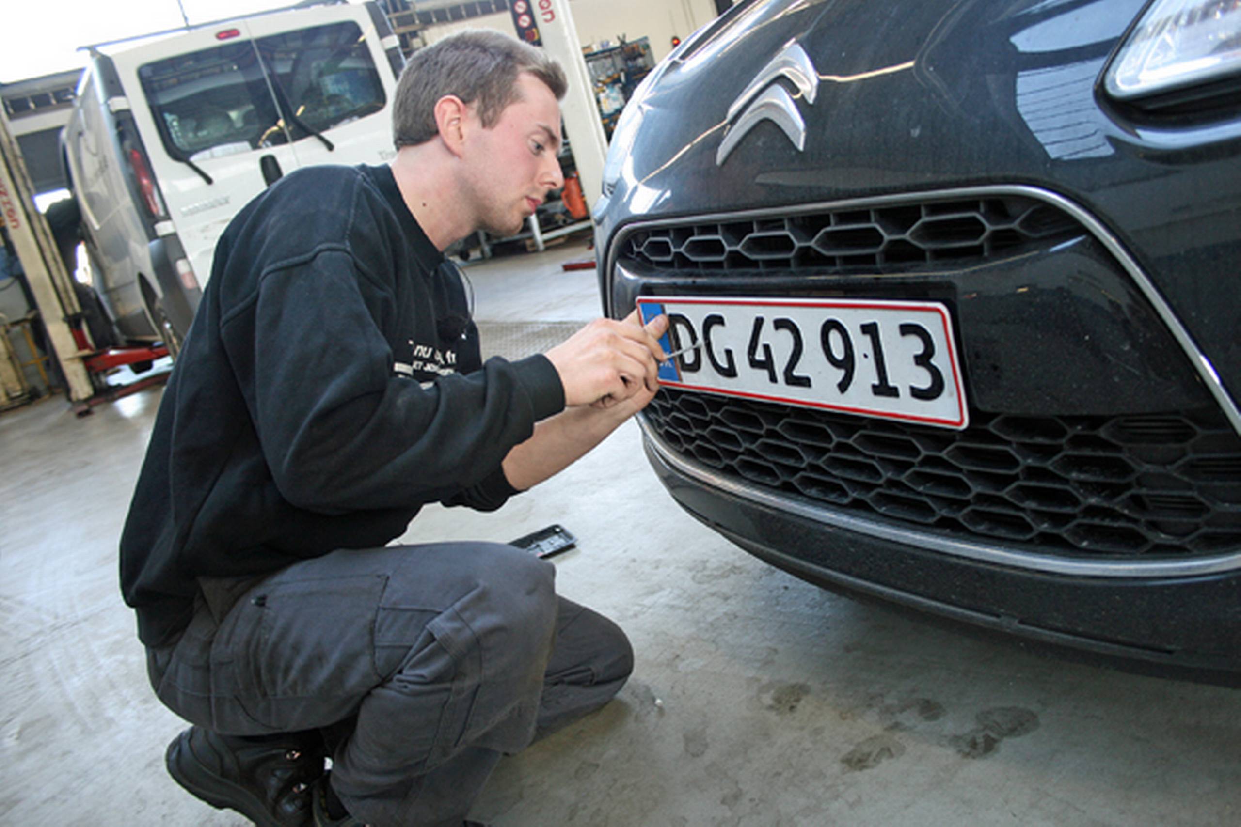 SKAT stopper udlevering af nummerplader - Din Avis